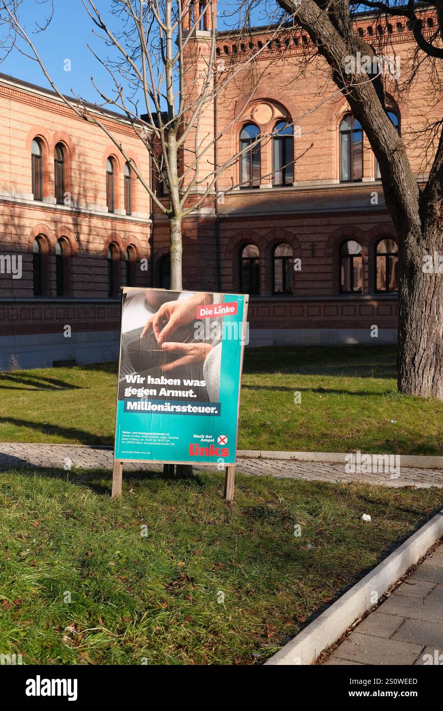 Wahlplakat Partei Die Linke vor Hochschule München Wahlplakat Partei ...