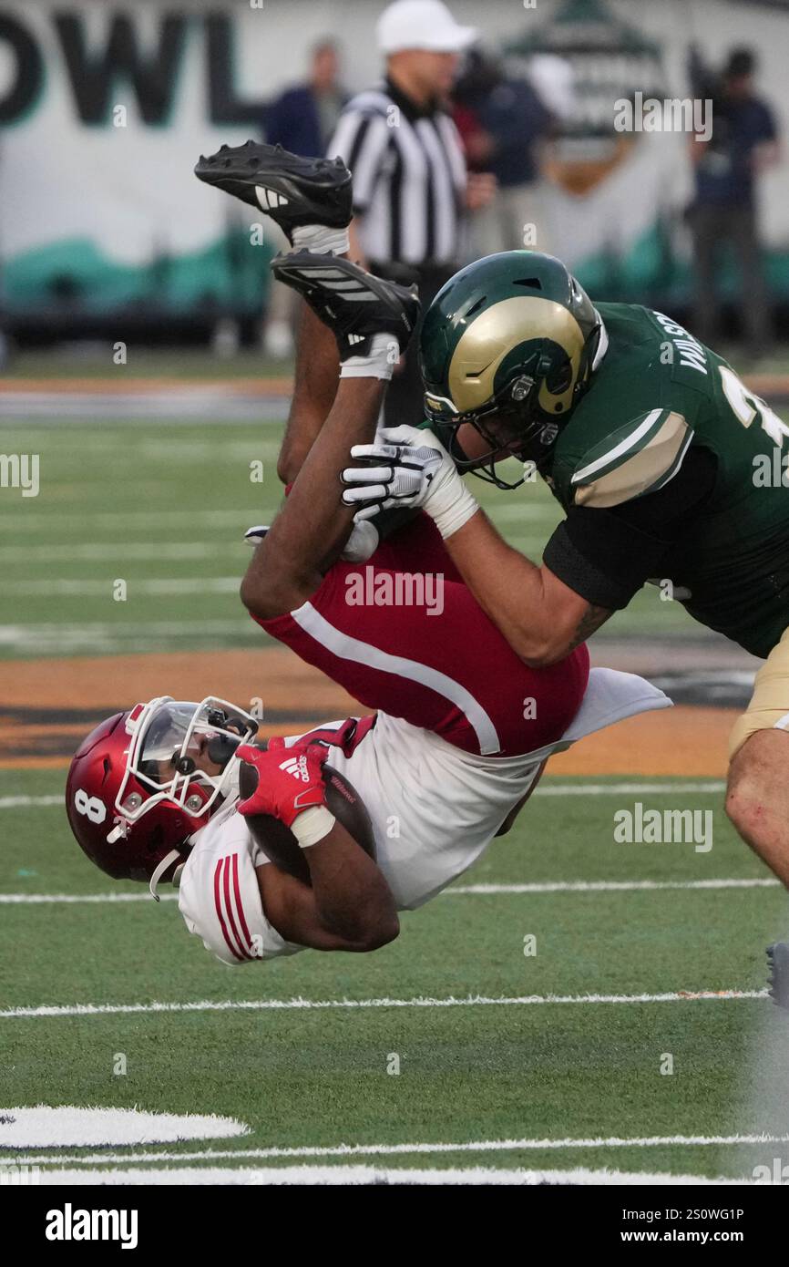 Miami (Ohio) running back Kevin Davis (8) in the second half of the ...
