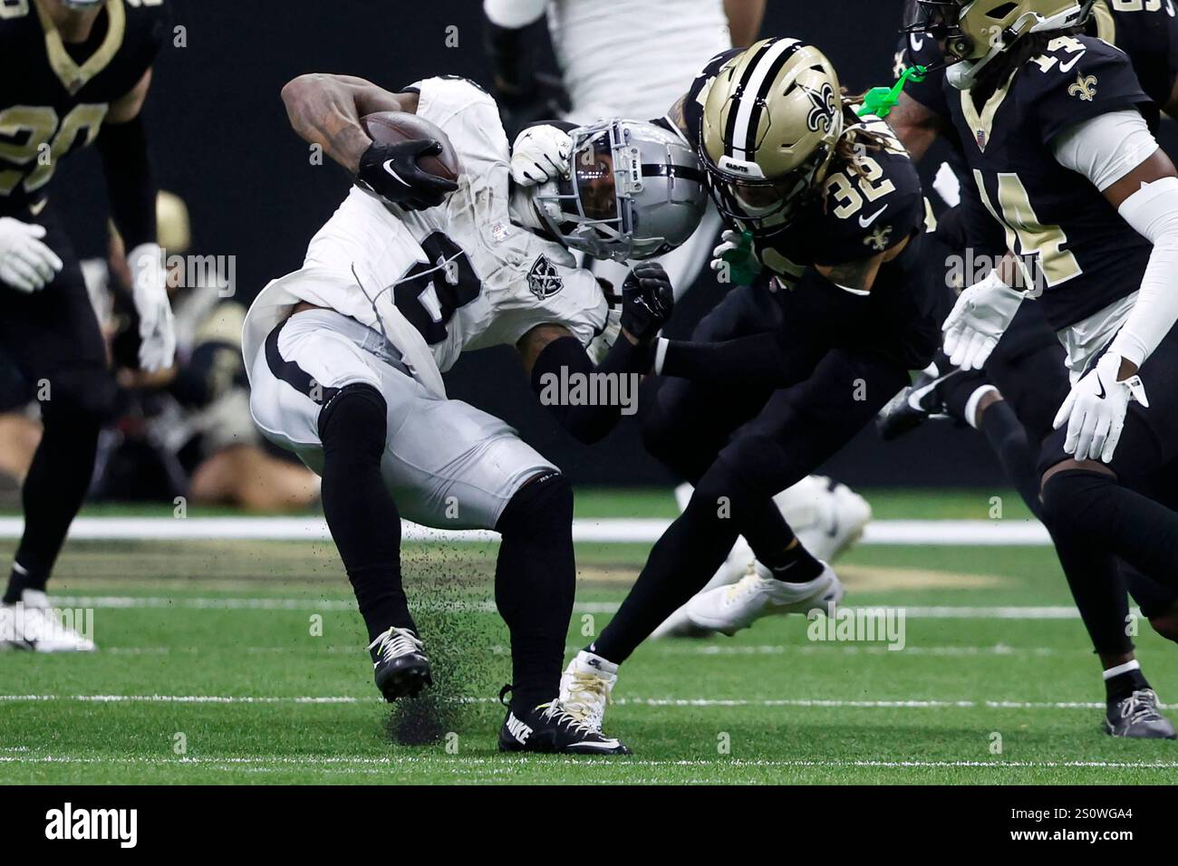 Las Vegas Raiders running back Ameer Abdullah (8) is tackled by New ...