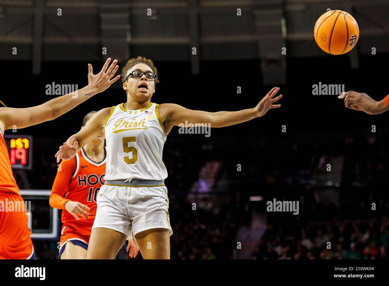 South Bend, Indiana, USA. 29th Dec, 2024. Notre Dame guard Olivia Miles (5) passes the ball ...