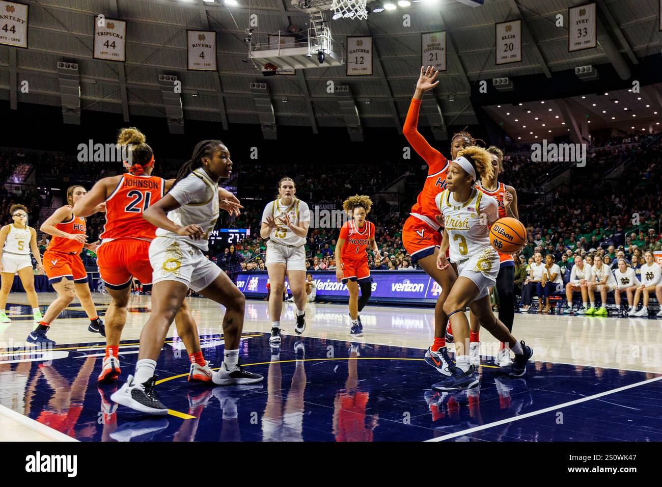 South Bend, Indiana, USA. 29th Dec, 2024. Notre Dame guard Hannah Hidalgo (3) looks to pass the ...