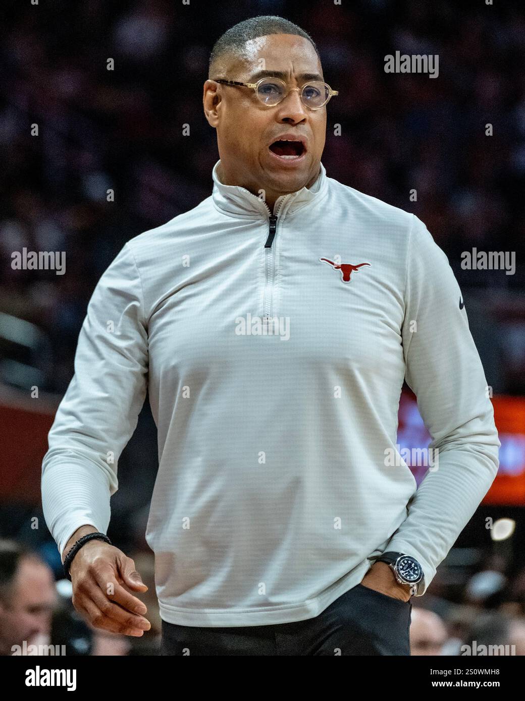 Texas, USA. 29th Dec, 2024. Head coach Rodney Terry of the Texas ...
