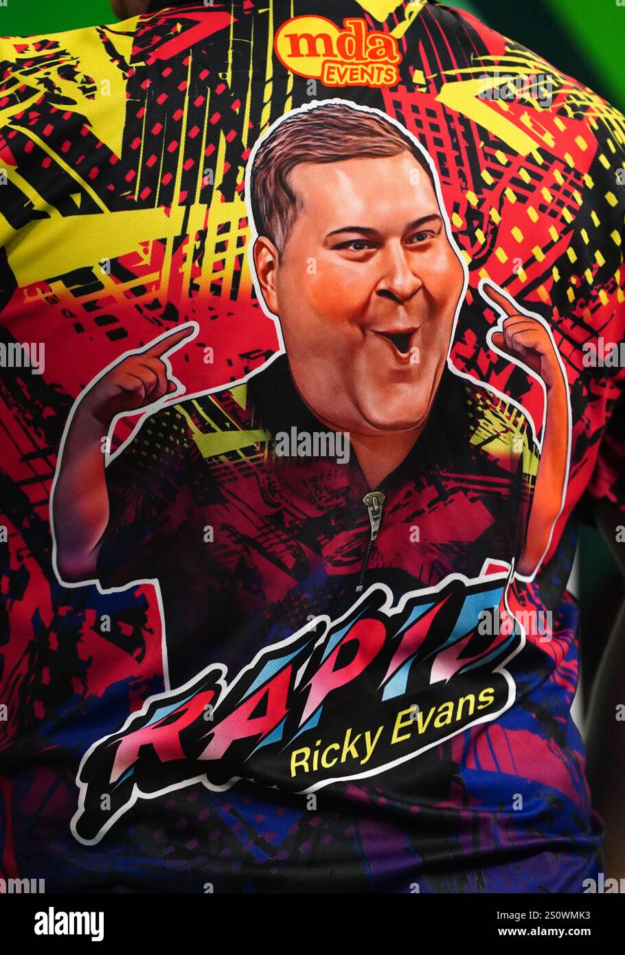 Ricky Evans' shirt during his third round match against Robert Owen ...