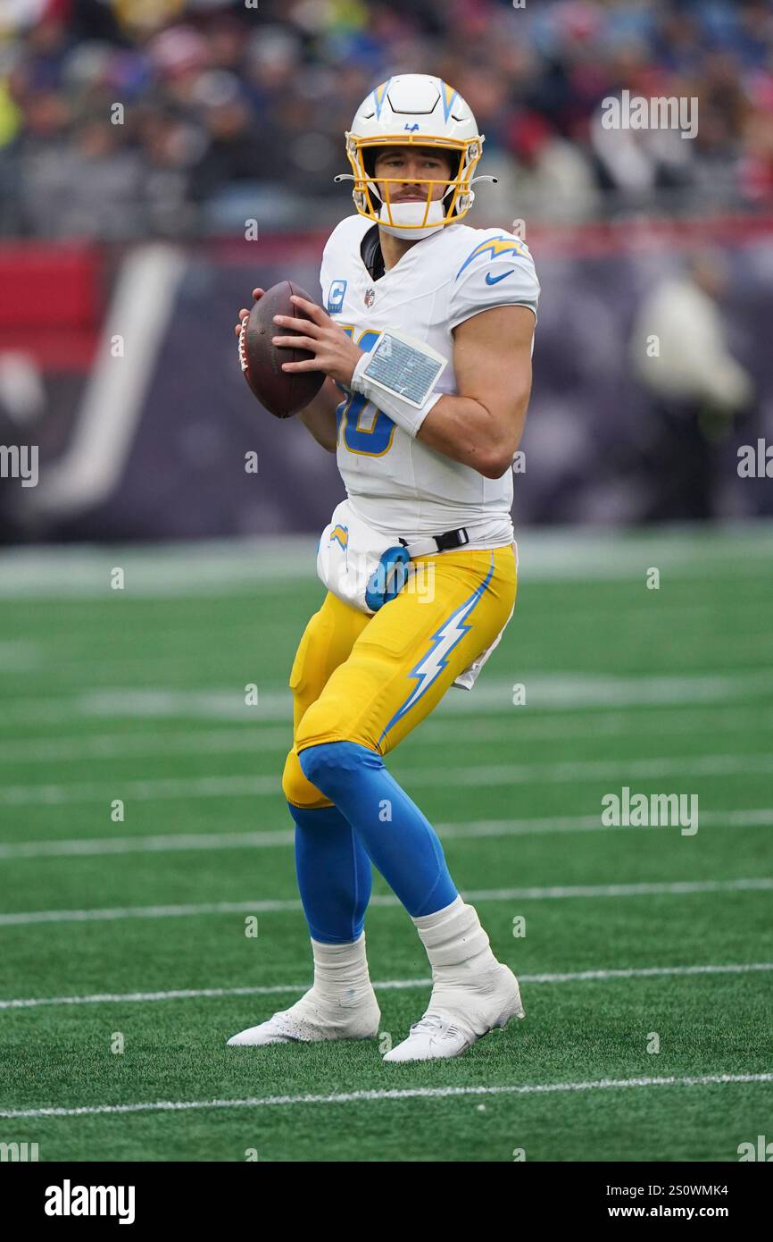 Los Angeles Chargers quarterback Justin Herbert (10) during an NFL ...