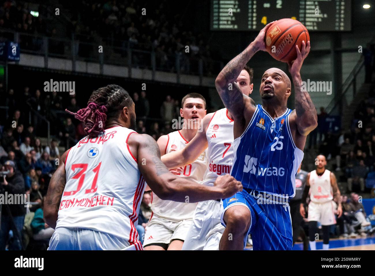 Fc bayern basketball vs skyliners frankfurt hi-res stock photography ...