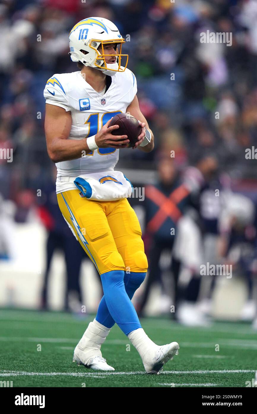 Los Angeles Chargers quarterback Justin Herbert (10) during an NFL ...