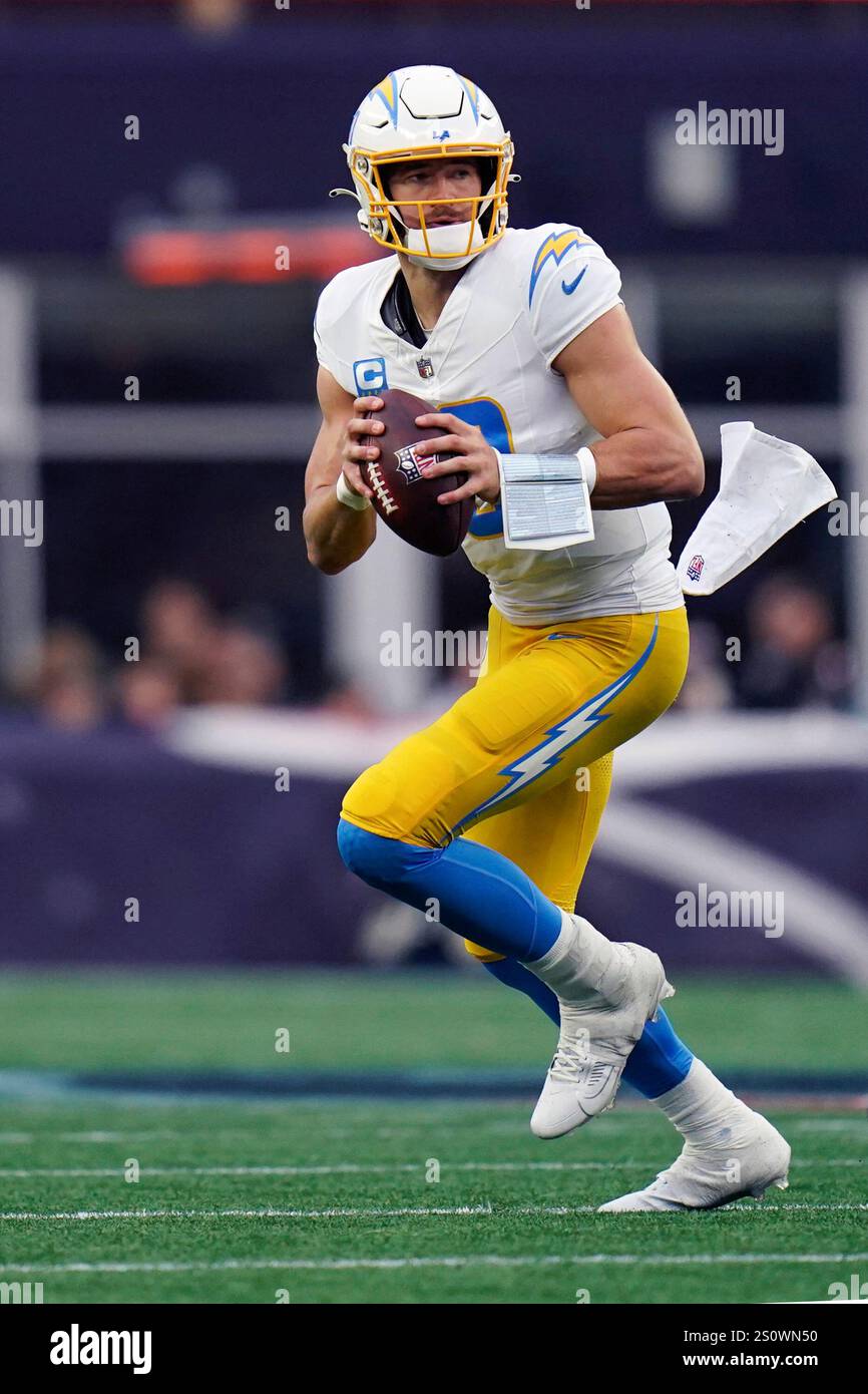 Los Angeles Chargers quarterback Justin Herbert (10) during an NFL ...