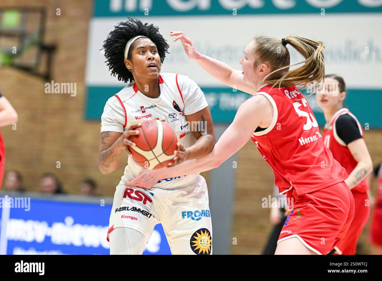 1. DBBL - GiroLive Panthers Osnabrück - Herner TC am 29.12.2024 im ...