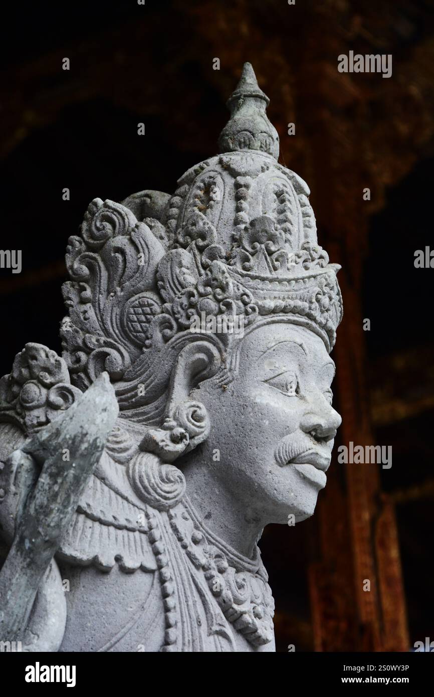 Bali temple statue Stock Photo - Alamy
