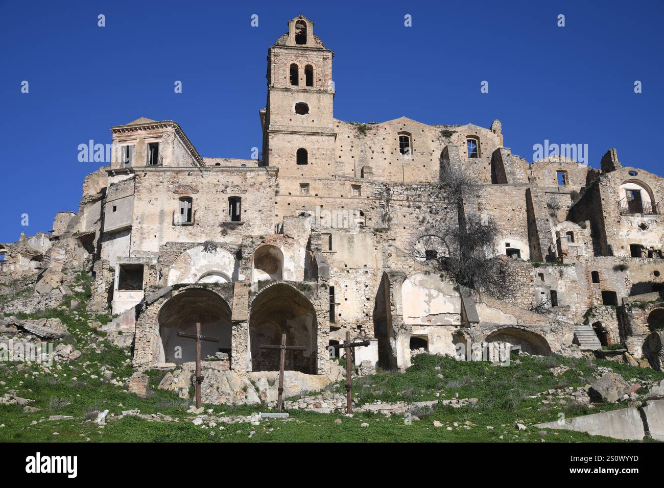 View of the abandoned city of Craco, a ghost town in Basilicata ...