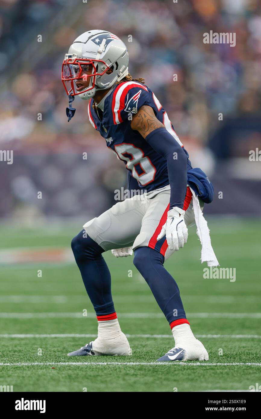 New England Patriots cornerback Alex Austin (28) drops into coverage ...