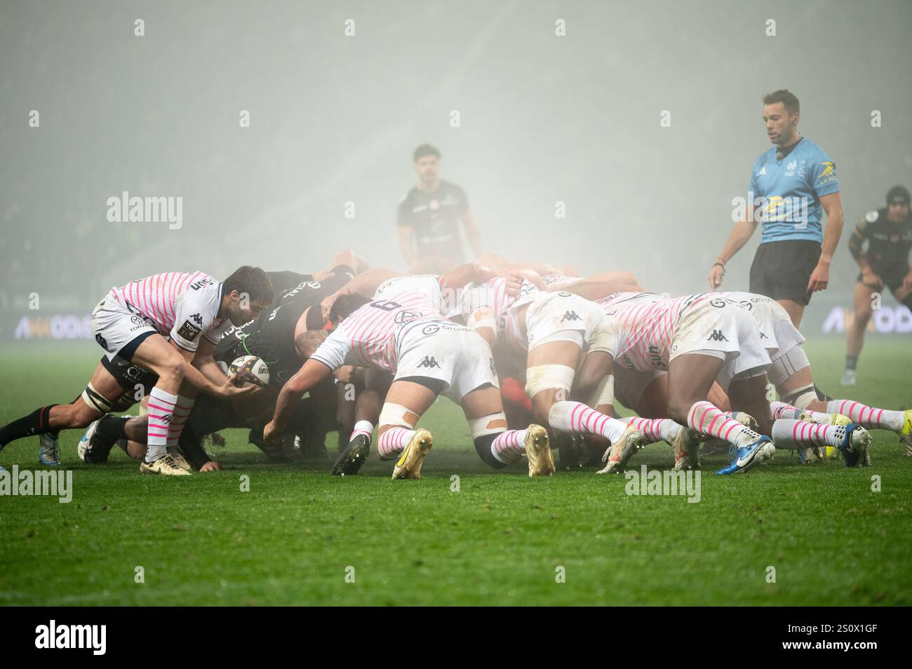 Toulouse, France. 29th Dec, 2024. Scrum of Paris during the French ...