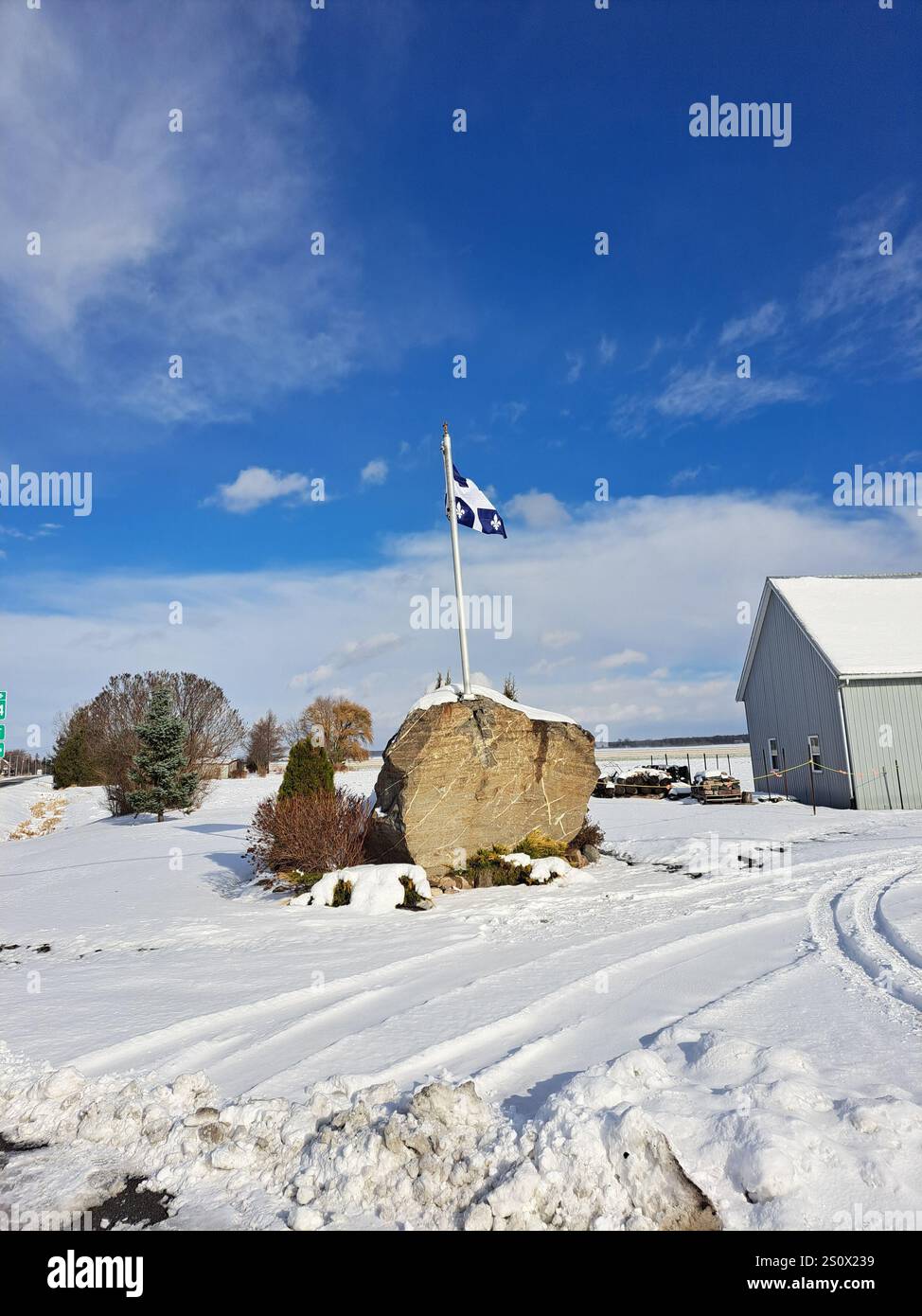 Barns quebec farms agriculture hi-res stock photography and images - Alamy