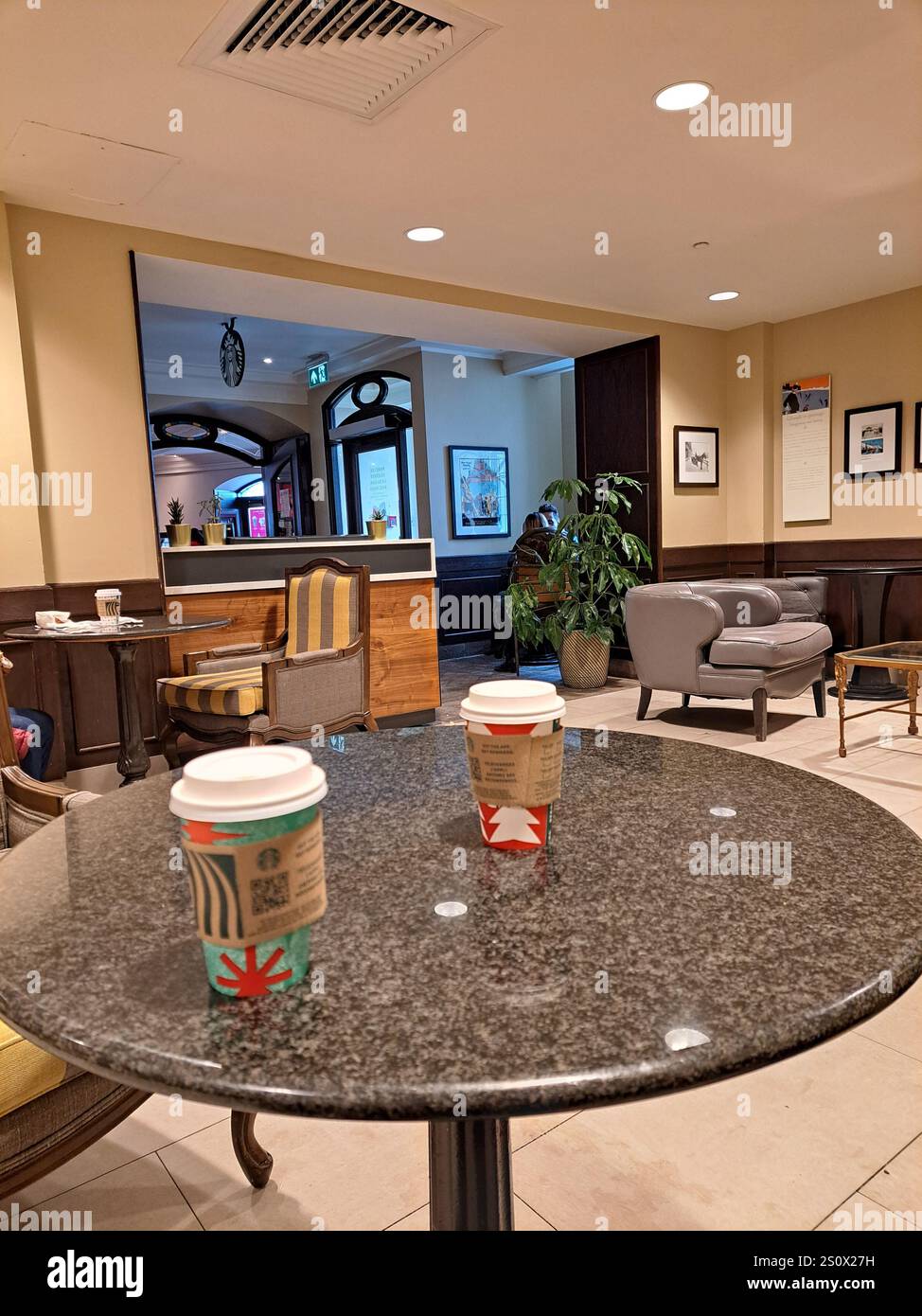 Quebec coffee shops hi-res stock photography and images - Alamy