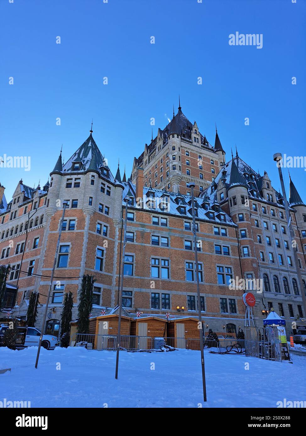 Iconic landmarks in quebec hi-res stock photography and images - Alamy