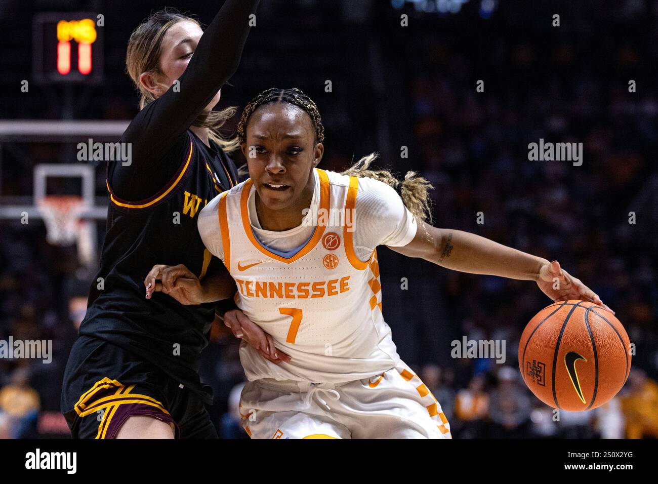 Tennessee guard Samara Spencer (7) drives against Winthrop guard Olivia ...
