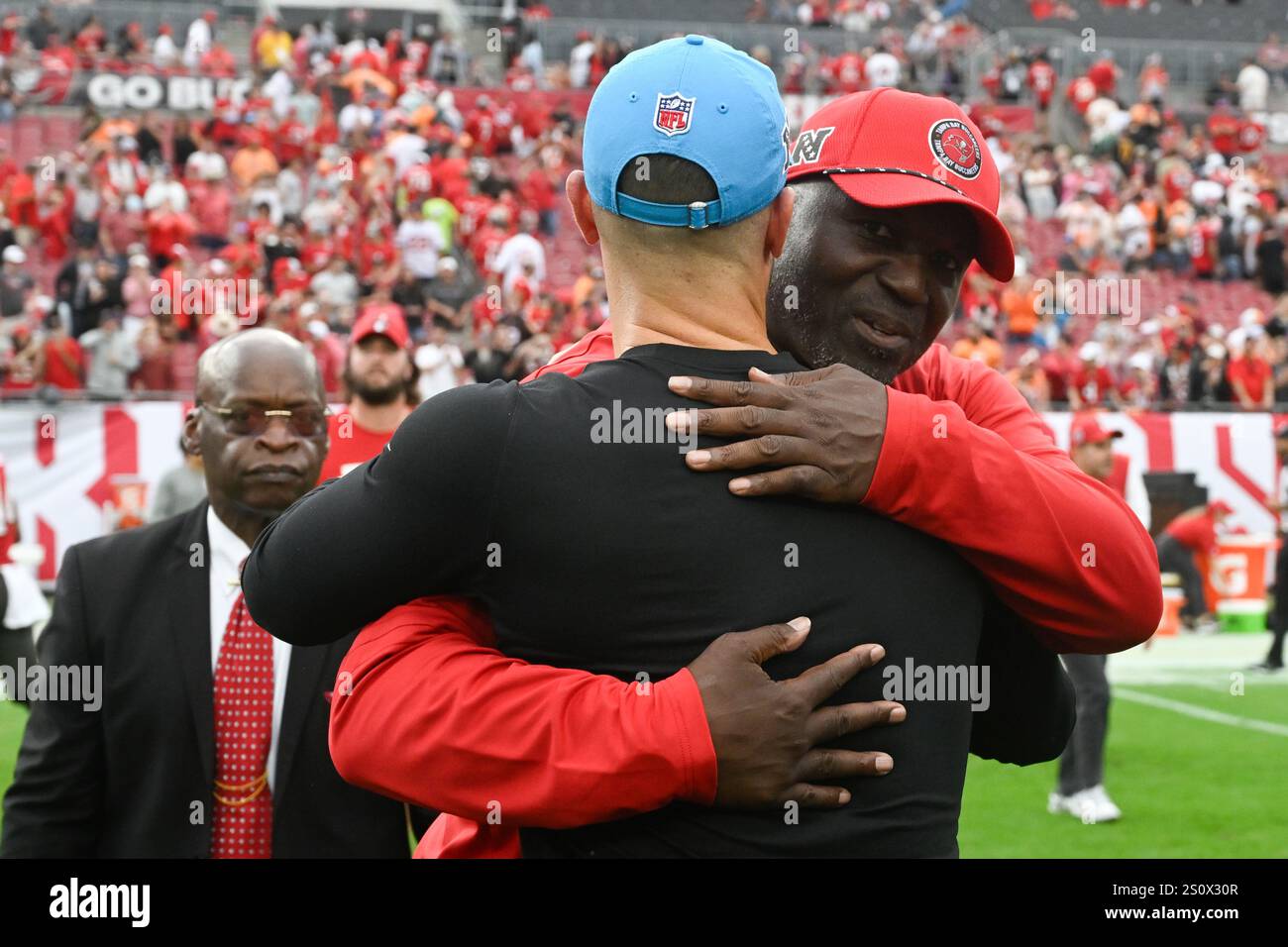 Tampa Bay Buccaneers head coach Todd Bowles and Carolina Panthers head ...