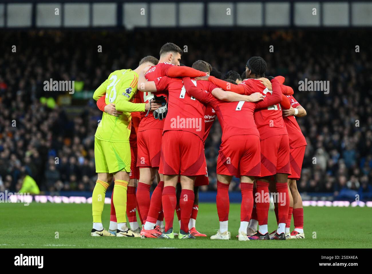 Forest players in a huddle ahead of kick-off during the Premier League ...