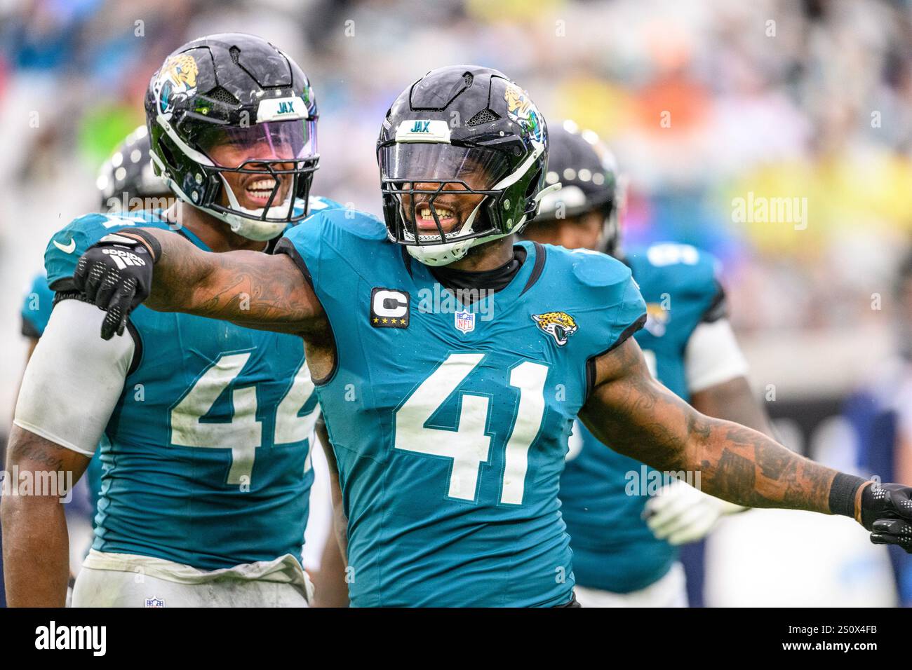 Jacksonville, FL, USA. 29th Dec, 2024. Jacksonville Jaguars defensive ...