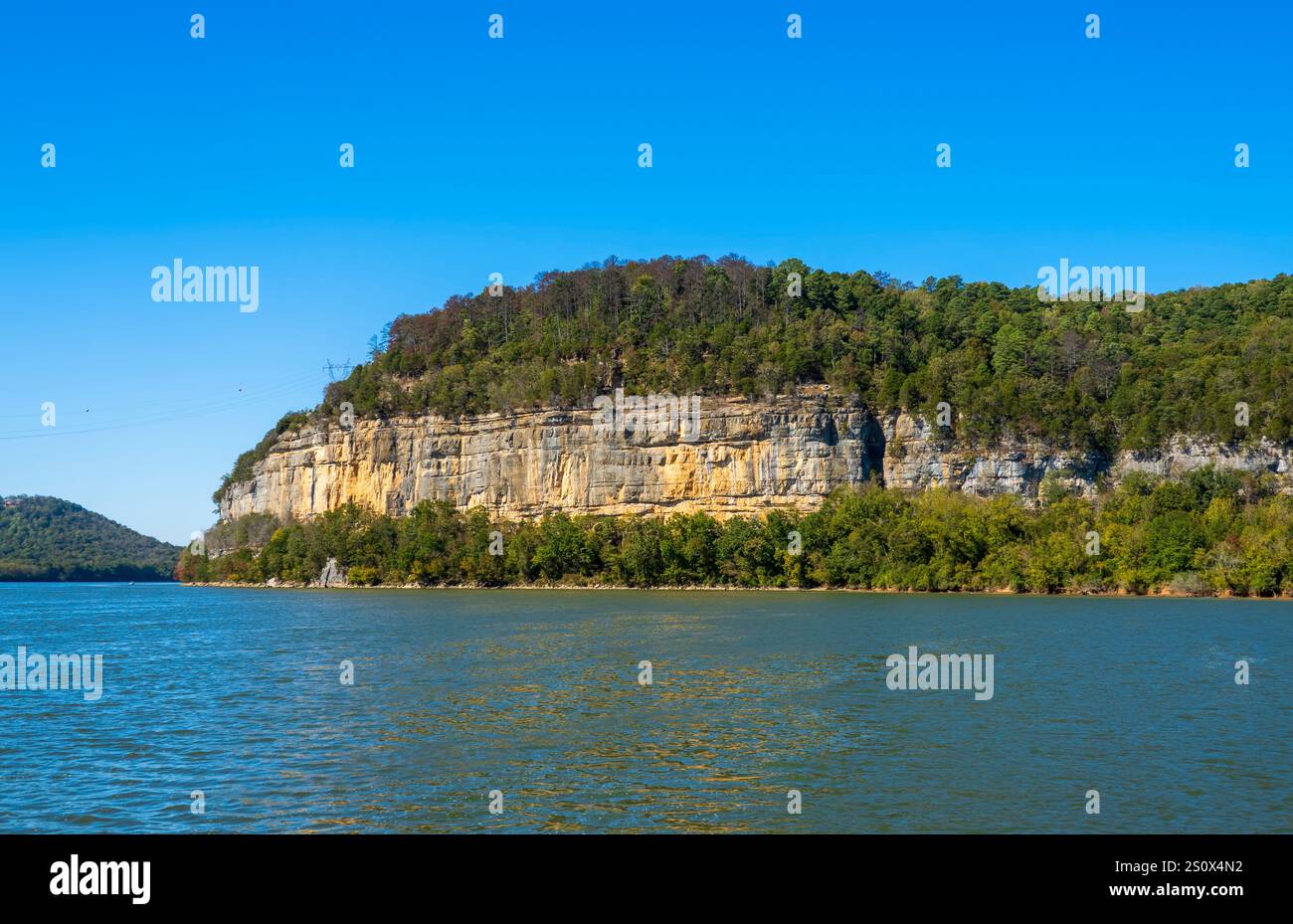Painted Bluff, Tennessee River, Alabama. A rocky outcrop of limestone ...