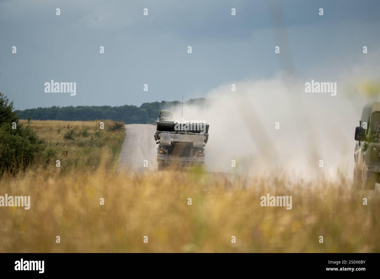 British army Challenger II 2 Titan Armoured Vehicle Launcher Bridge ...