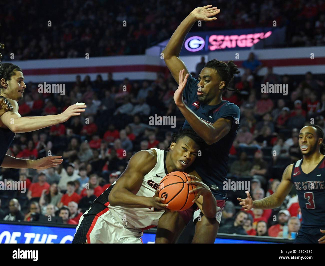 ATHENS, GA - DECEMBER 29: Georgia Bulldogs forward RJ Godfrey (10 ...