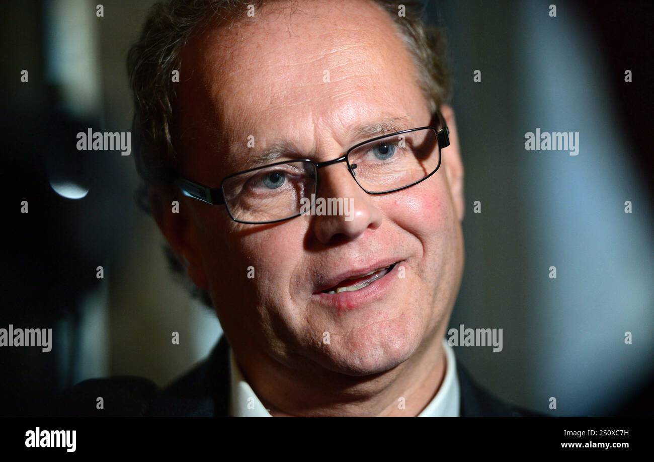 Ottawa, Canada. 16th Oct, 2017. New Brunswick MP Wayne Long speaks to ...