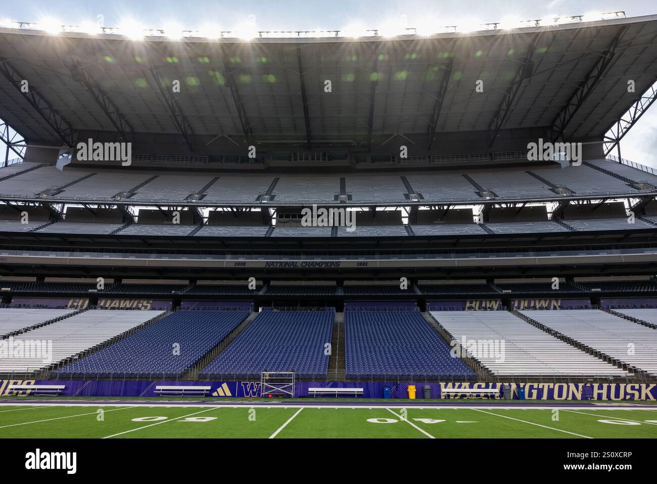 University of Washington Husky Stadium Stock Photo - Alamy