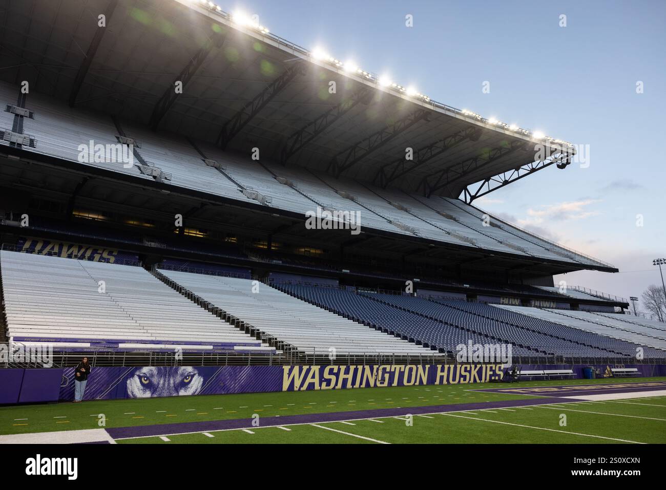 University of Washington Husky Stadium Stock Photo - Alamy