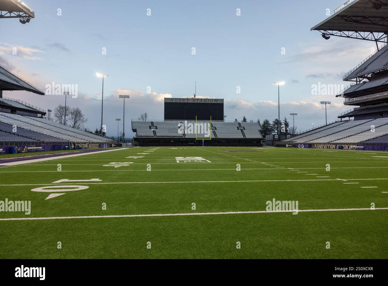 University of Washington Husky Stadium Stock Photo - Alamy