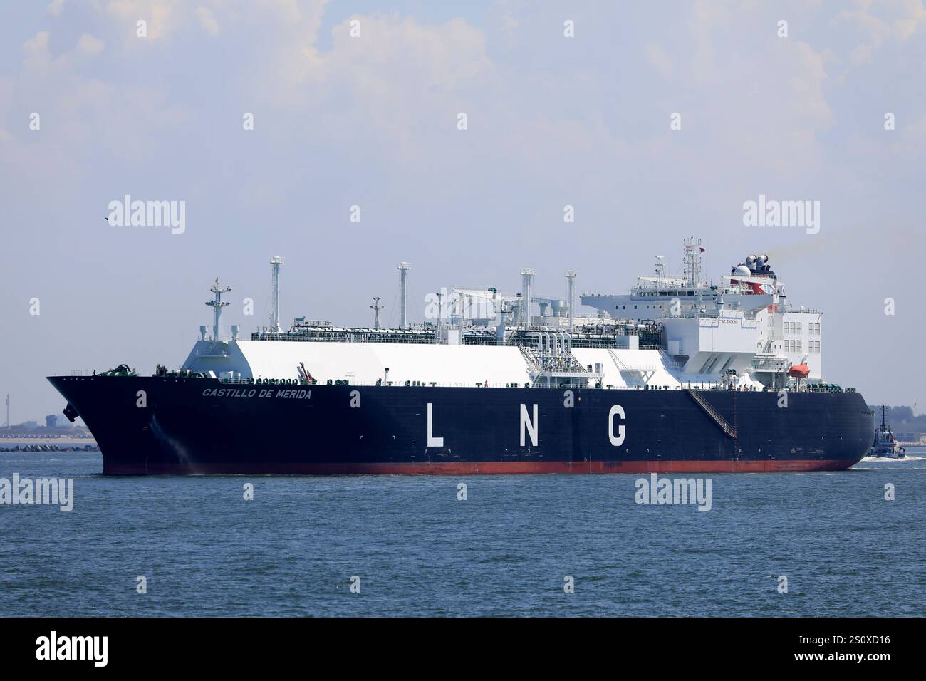 Rotterdam, The Netherlands - May 28th 2024 - An LNG tanker in dutch ...