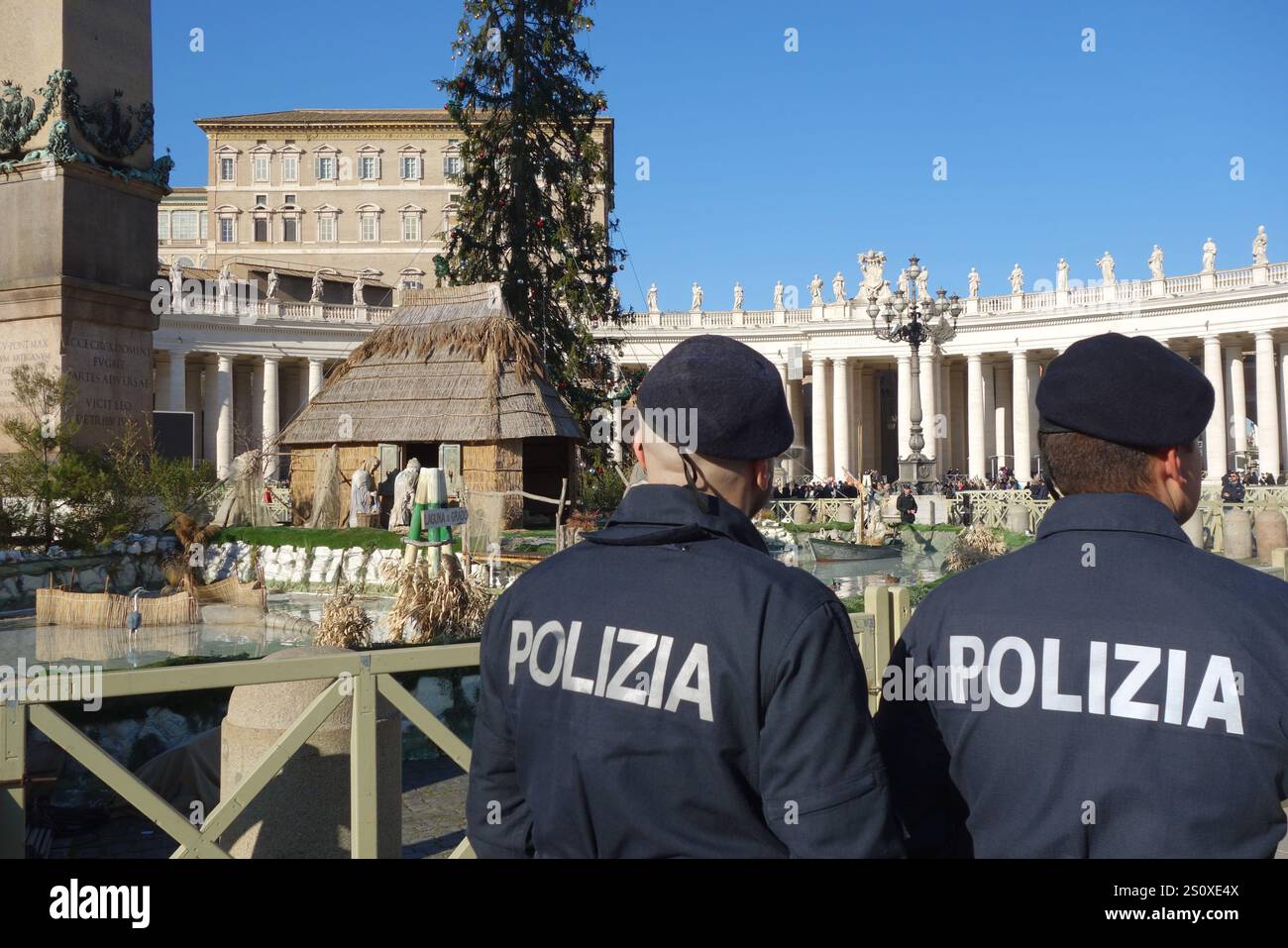Rome, Italy. 29th Dec, 2024. Pilgrims and tourists crowd St Peter's ...