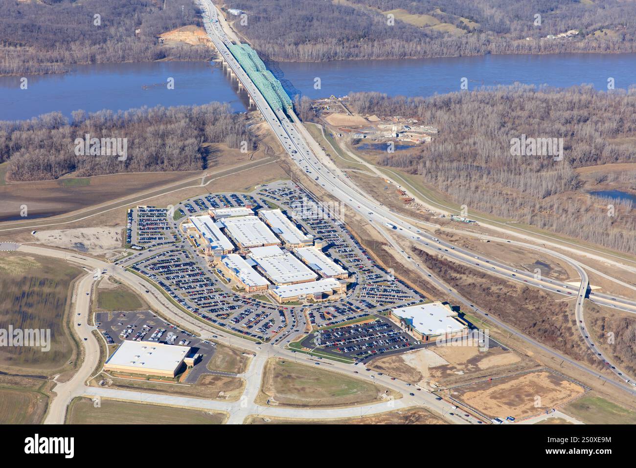 Mall during the holidays hi-res stock photography and images - Alamy