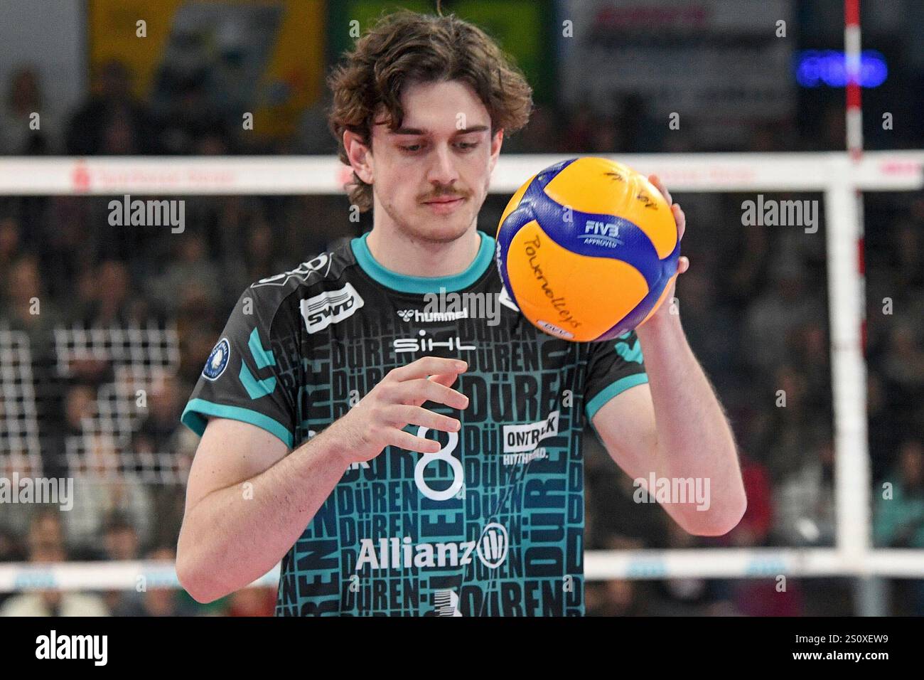 Robin Baghdady (Powervolleys Düren, 8), Porträt, Portrait, 29.12.2024 ...