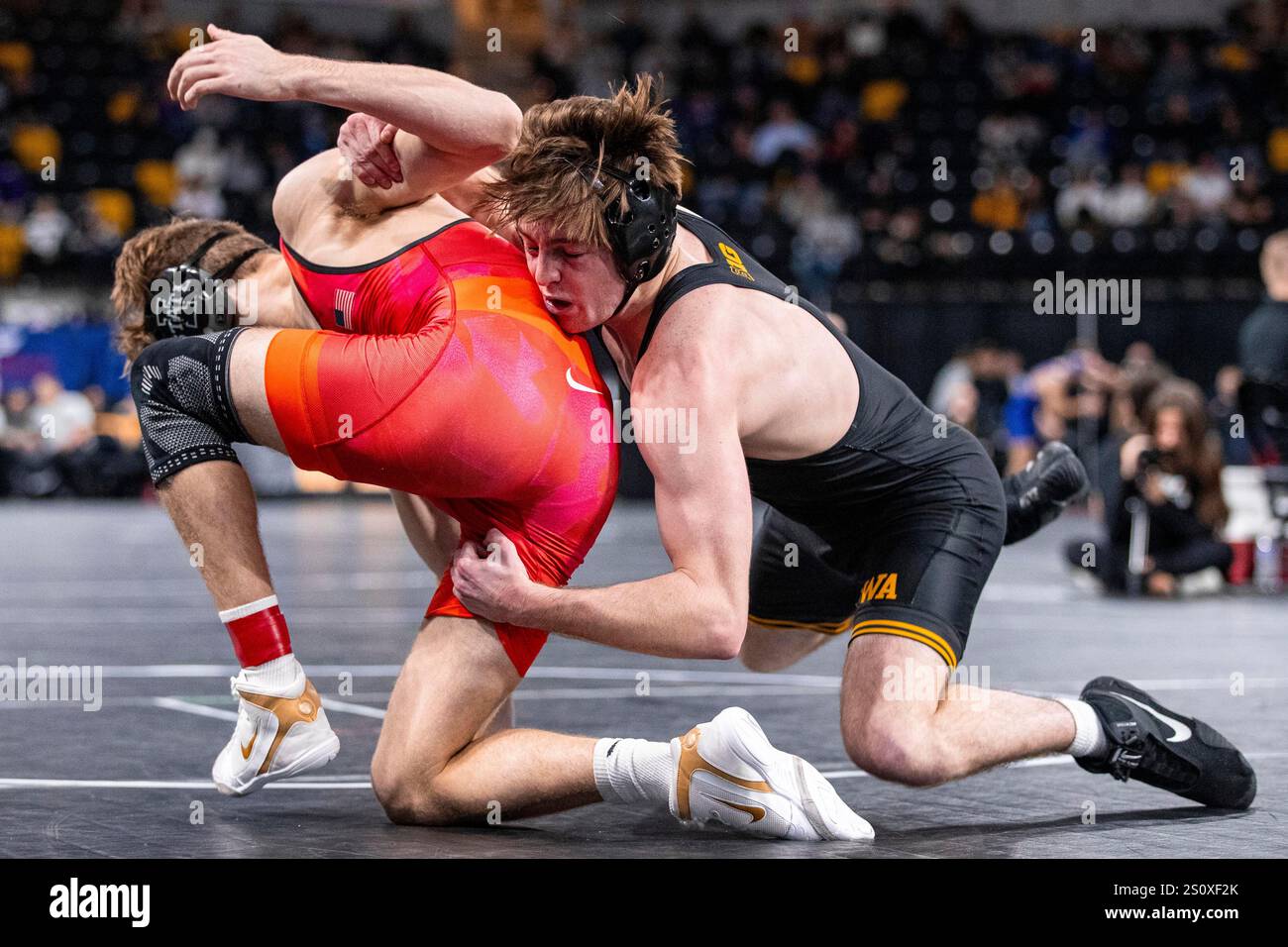 Iowa State's Kane Naaktgeboren wrestles Iowa's Caleb Rathjen at 149 ...
