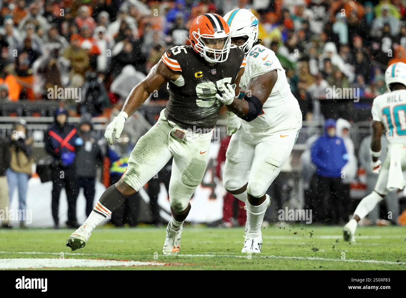 Cleveland Browns defensive end Myles Garrett (95) gets past Miami ...