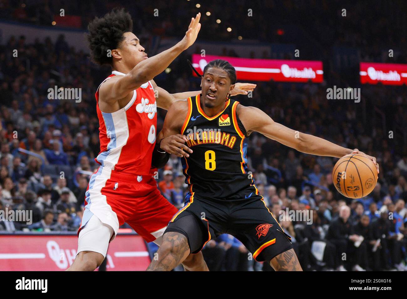 Oklahoma City Thunder forward Jalen Williams (8) drives against Memphis ...