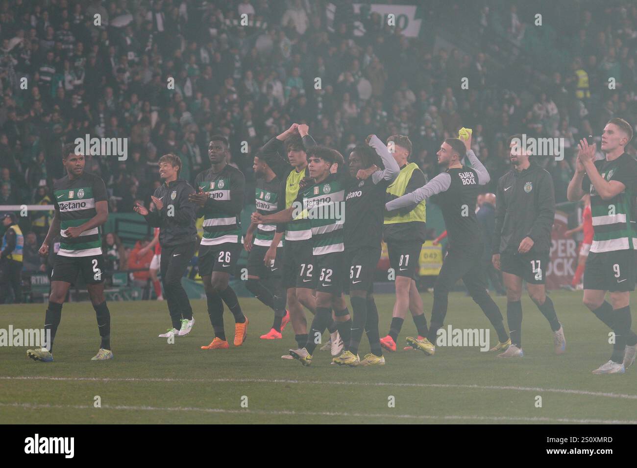 Lisbon, Portugal. 29th Dec, 2024. Sporting CP players celebrate their ...