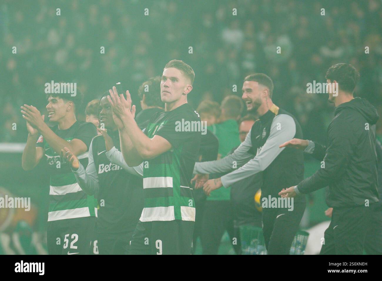 Lisbon, Portugal. 29th Dec, 2024. Sporting CP players celebrate their ...