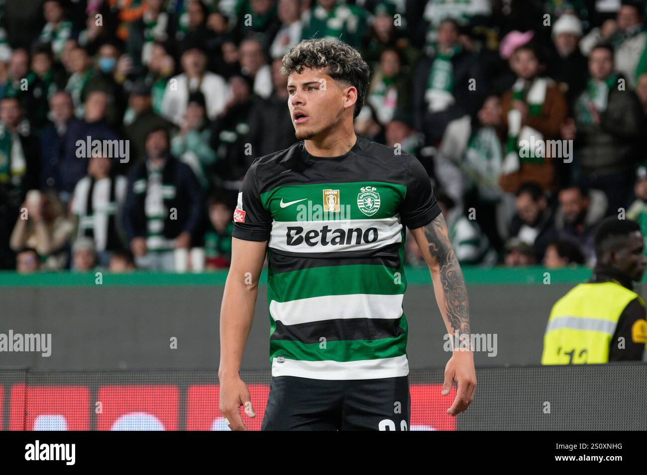 Lisbon, Portugal. 29th Dec, 2024. Maximiliano Araujo of Sporting CP in ...