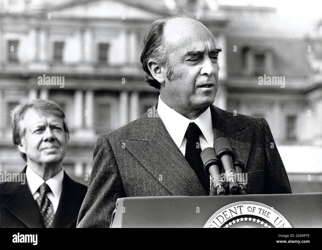 President José López Portillo of Mexico, right, makes remarks as he is ...