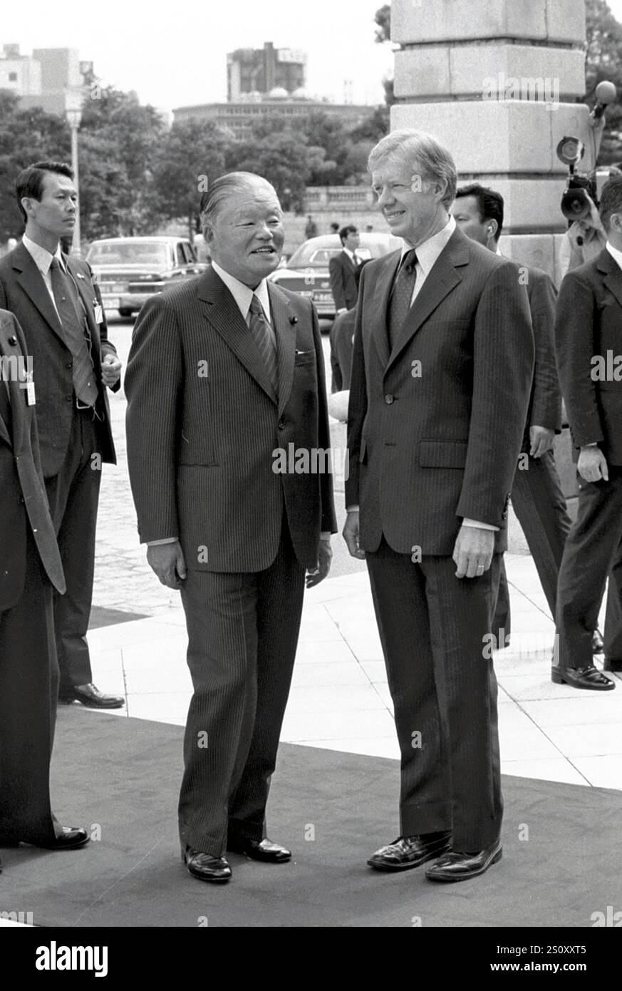 [FILE] Jimmy Carter, the United States President (R), and Japanese ...