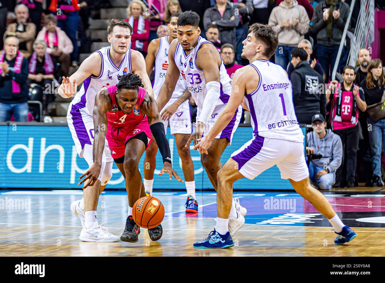 Bonn, Deutschland. 29th Dec, 2024. Phlandrous Fleming Jr. (Telekom ...