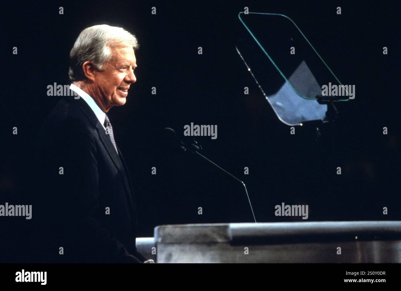 Former United States President Jimmy Carter makes remarks at the 1992 ...
