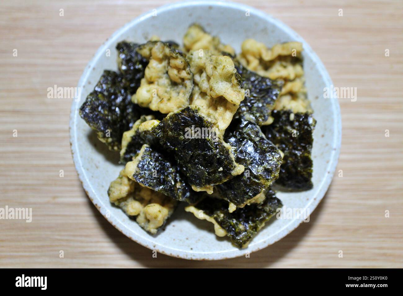 Japanese snack: nori tempura (deep fried seaweed Stock Photo - Alamy