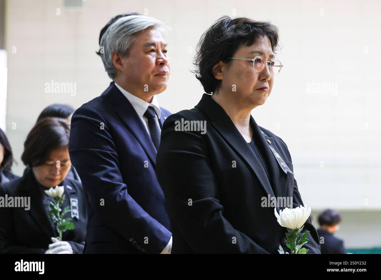Plane fire in Maun, South Korea Bereaved family members pay tribute at ...