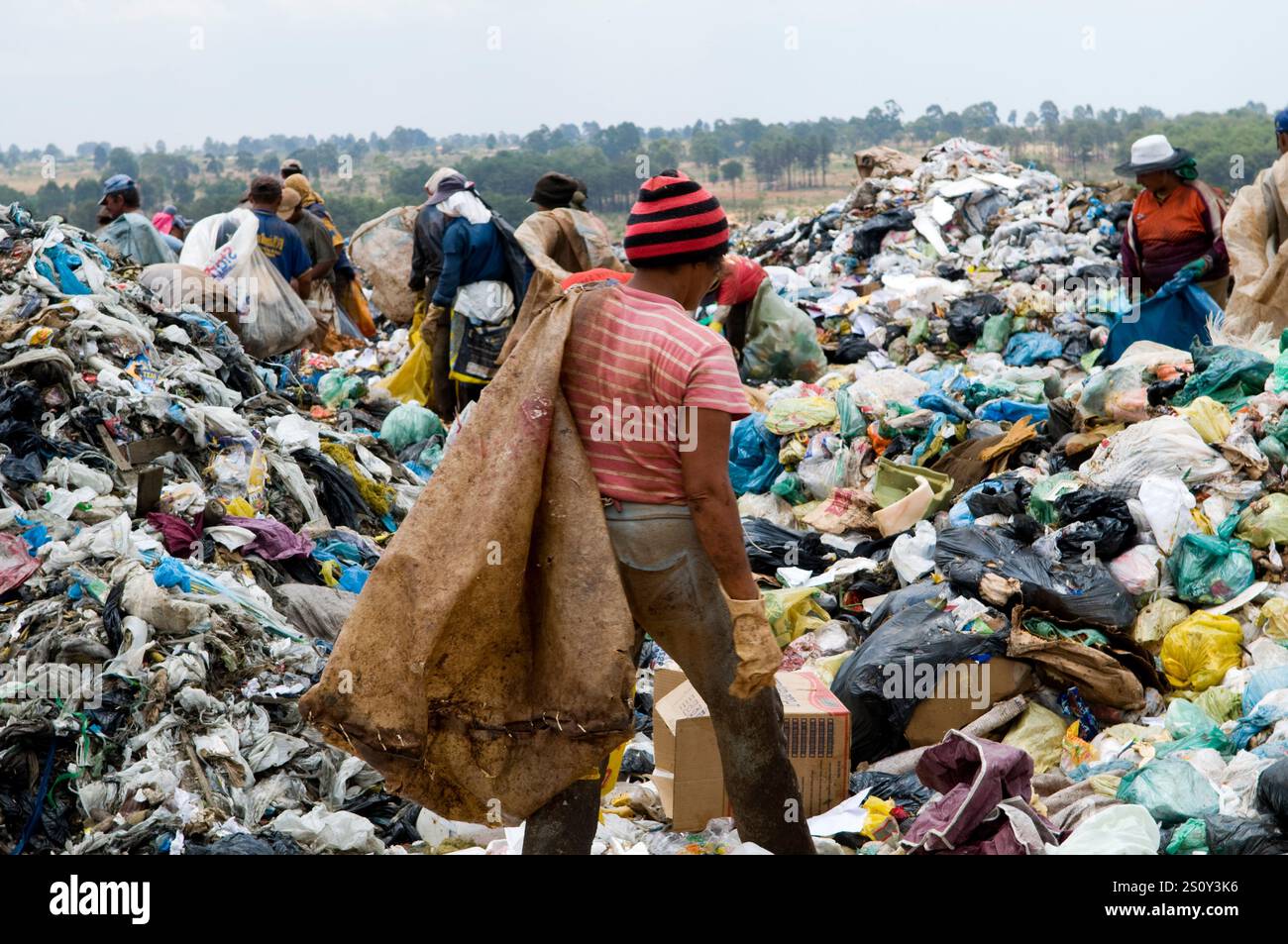workers in the big garbage dump near Brasilia, Brazil Stock Photo - Alamy