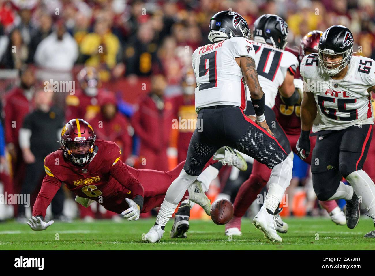 Landover, MD, USA. 29th Dec, 2024. Washington Commanders linebacker ...