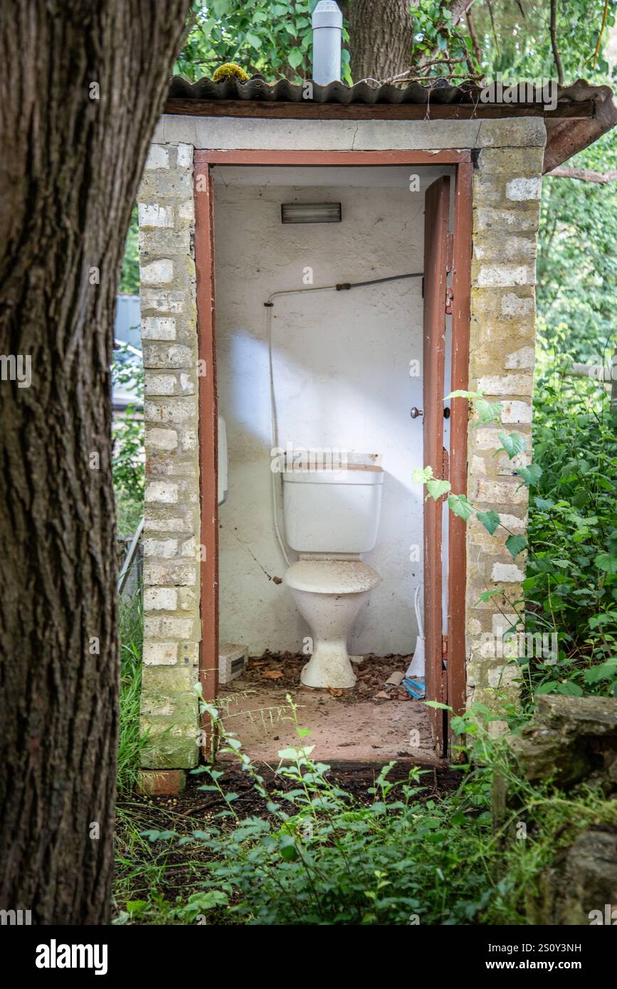The shitter hi-res stock photography and images - Alamy