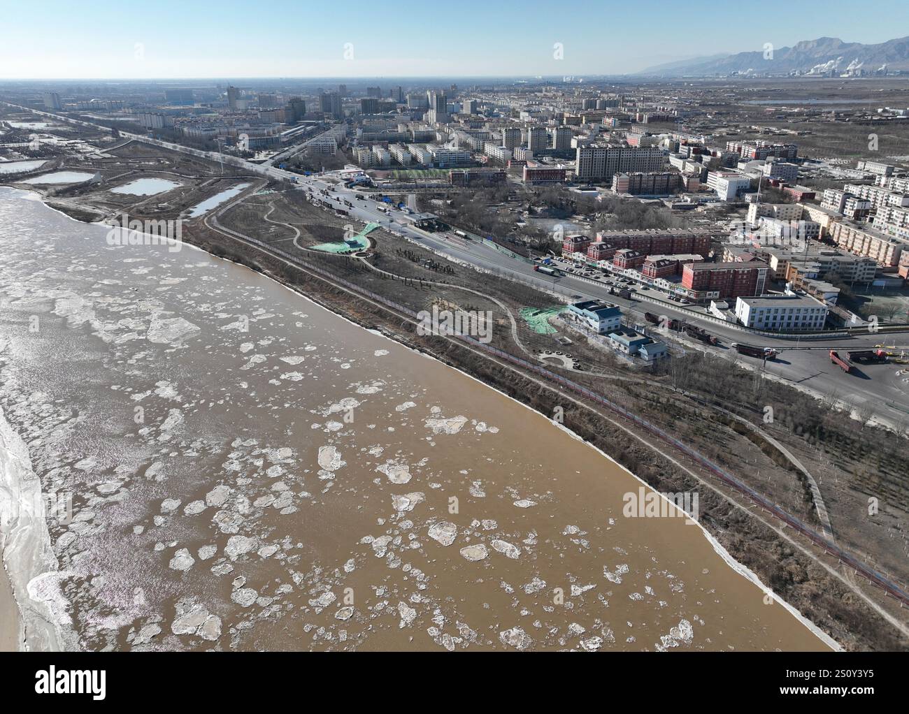 Ningxia section of the yellow river hi-res stock photography and images ...